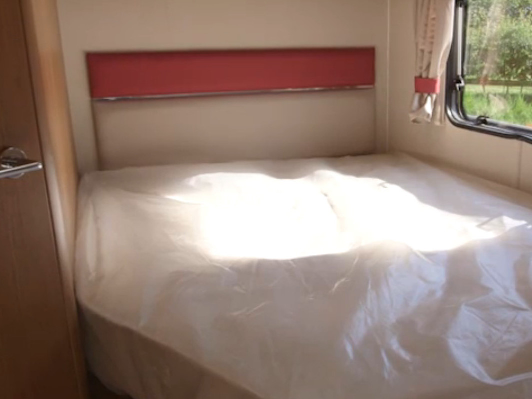 On TV we focus on French-bed motorhomes and visit Paris - Practical ...