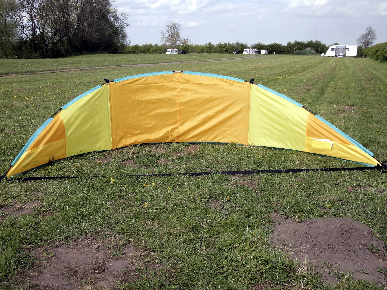 Easy Camp Surf windbreak - Practical Motorhome