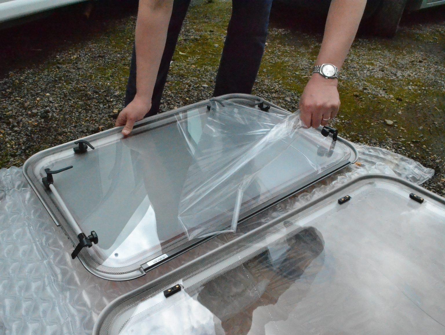 How to replace damaged motorhome windows - Practical Motorhome